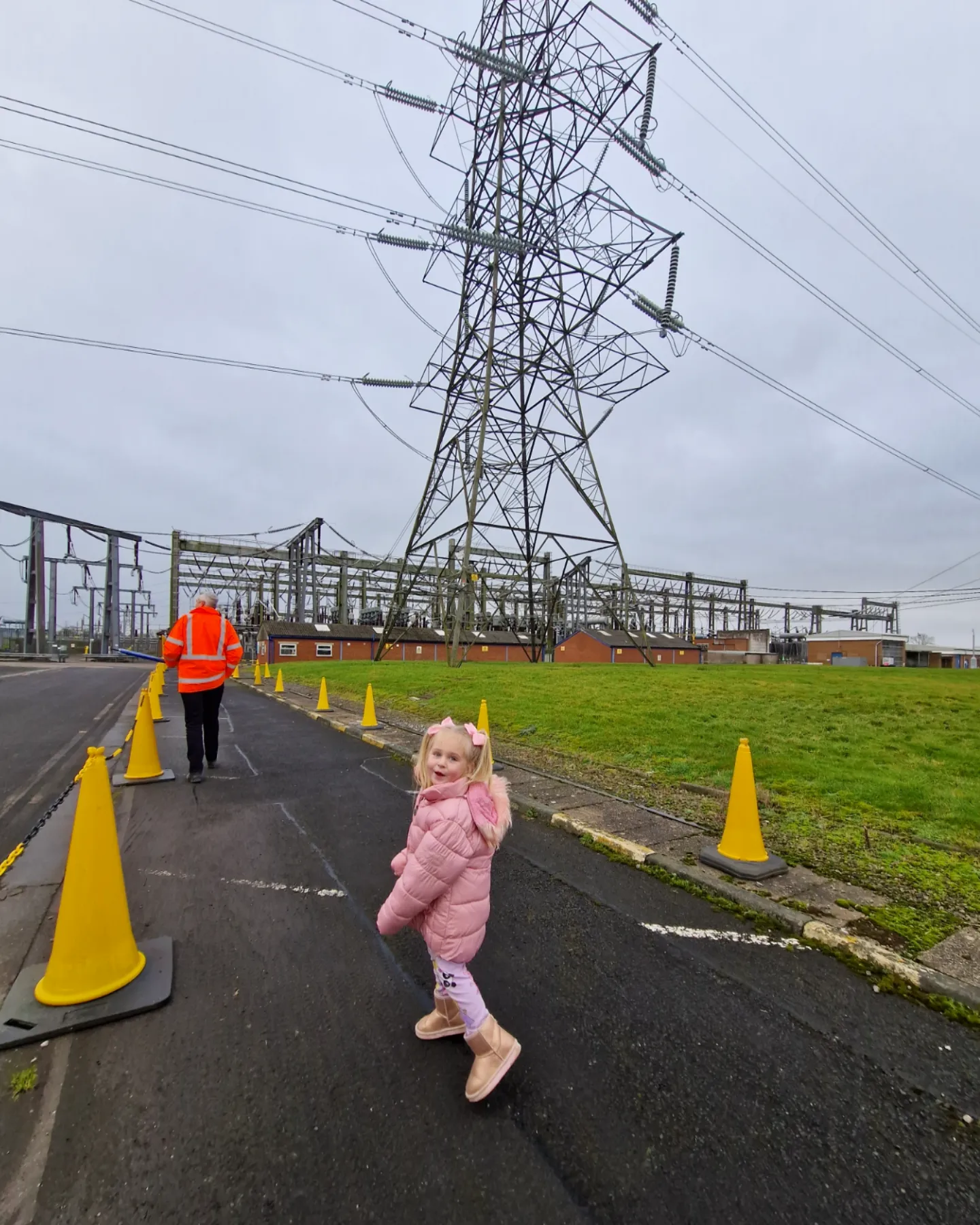National Grid hosts special Penwortham substation visit for 4-year-old pylon enthusiast ...